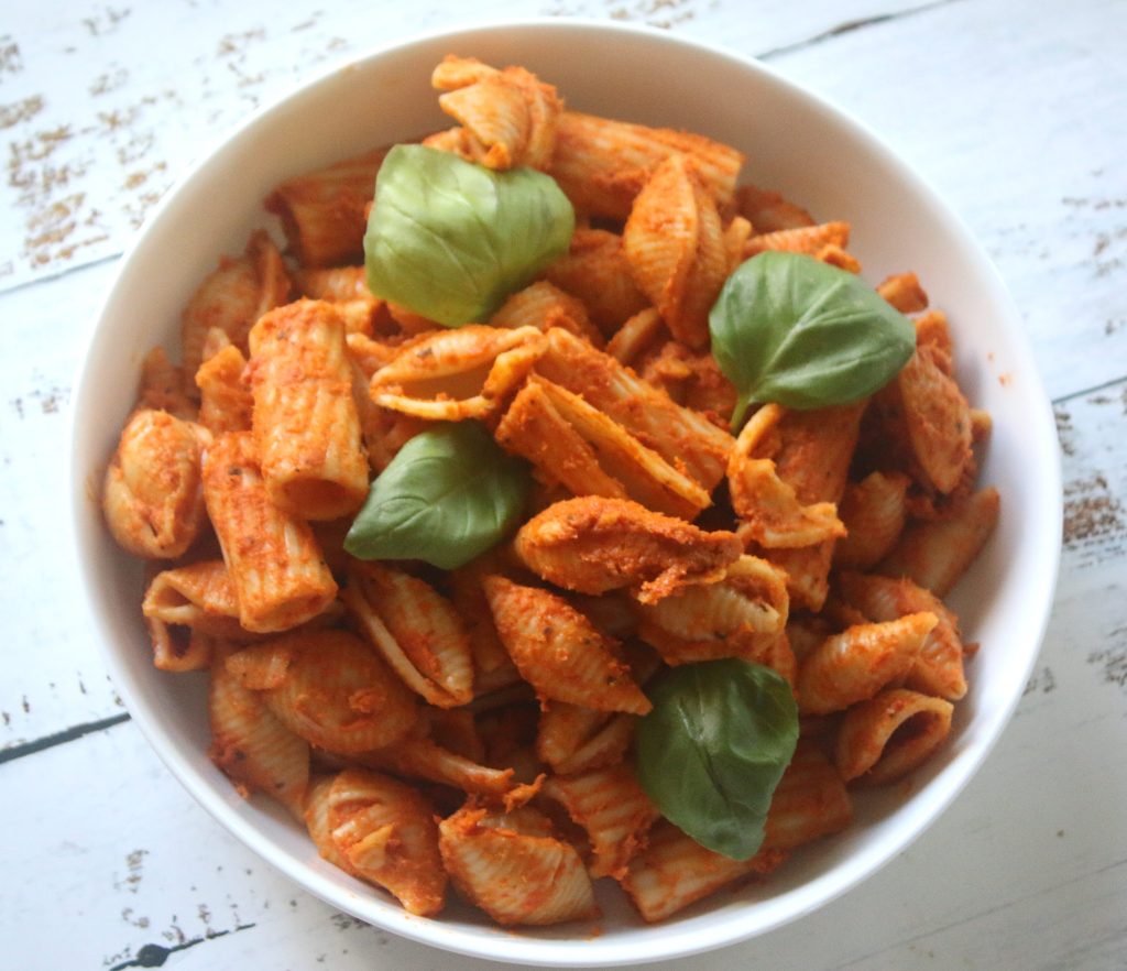 Veggie-Packed Pasta Sauce for Picky Eaters - A Li'l Bit of Spice